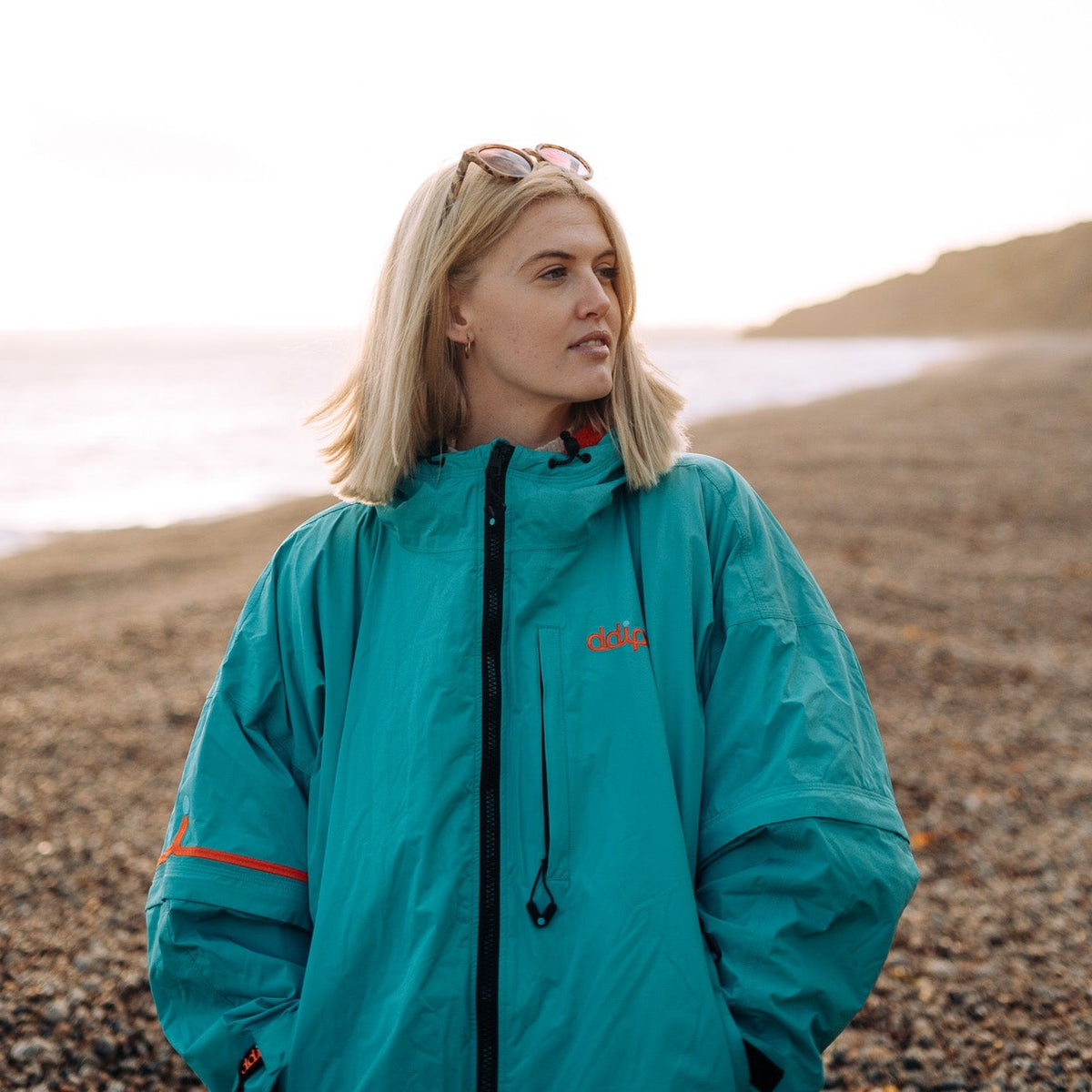 The ddipp Hydro dry changing robe in Aqua – www.ddipp.me